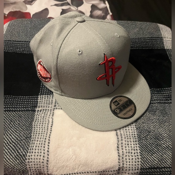 New Era | Other | New Era Light Gray Cap With Red Embroidery | Poshmark